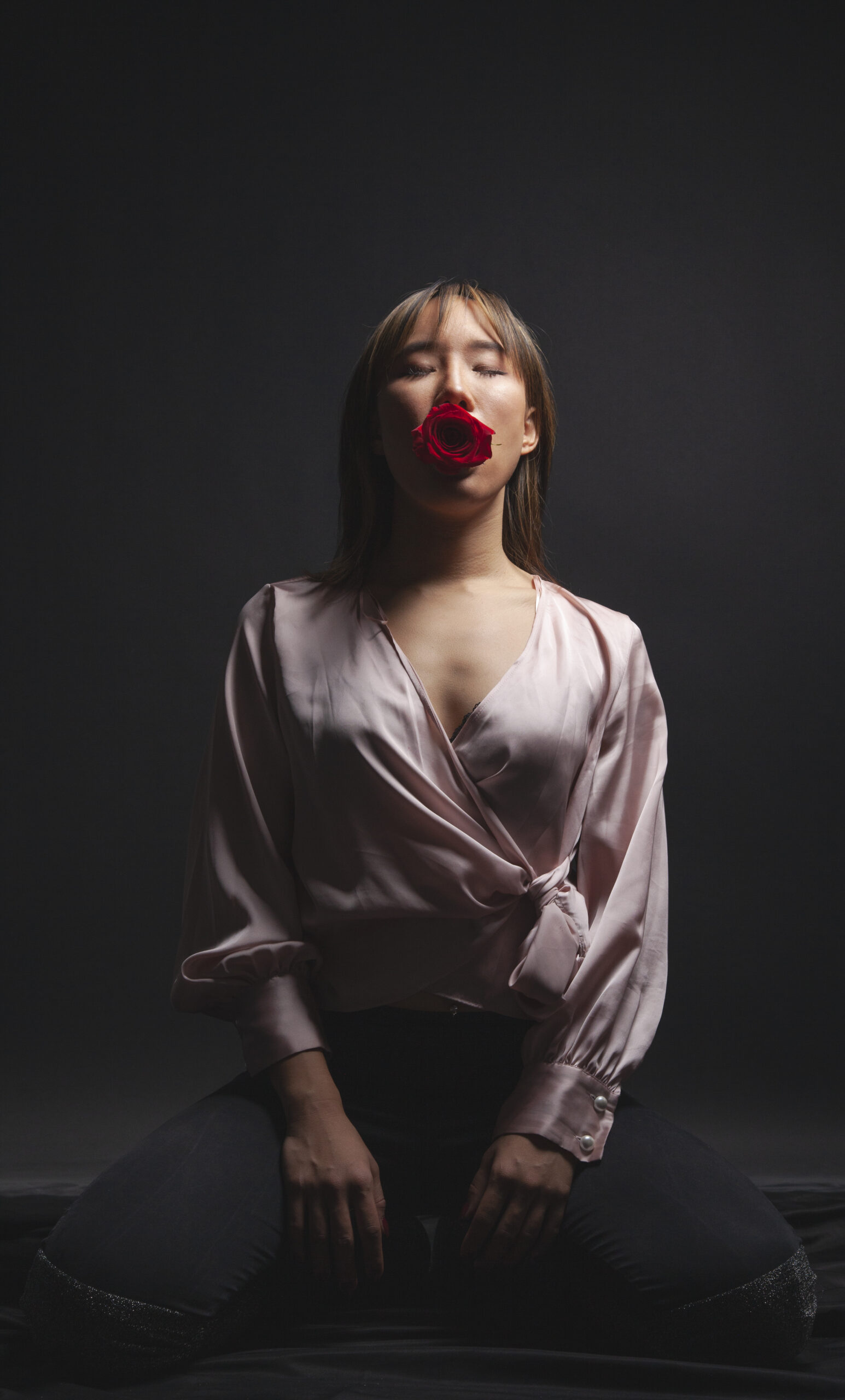 Dance with Zixy Z – Online Lesson – Poledance Flexibility Floorwork ...